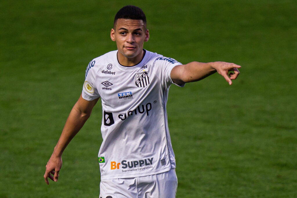 Análisis Comunio: Kaiky, joven refuerzo para la defensa del Almería